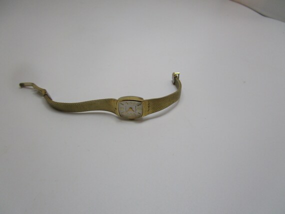 Vtg Andre Cheval 17 Jewel Ladies Dress Wristwatch - Gem