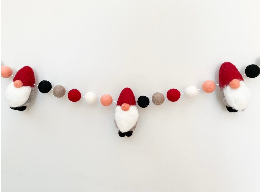 Christmas Gnome Garland, Festive Mantle Decor, Christmas Felt Ball ...