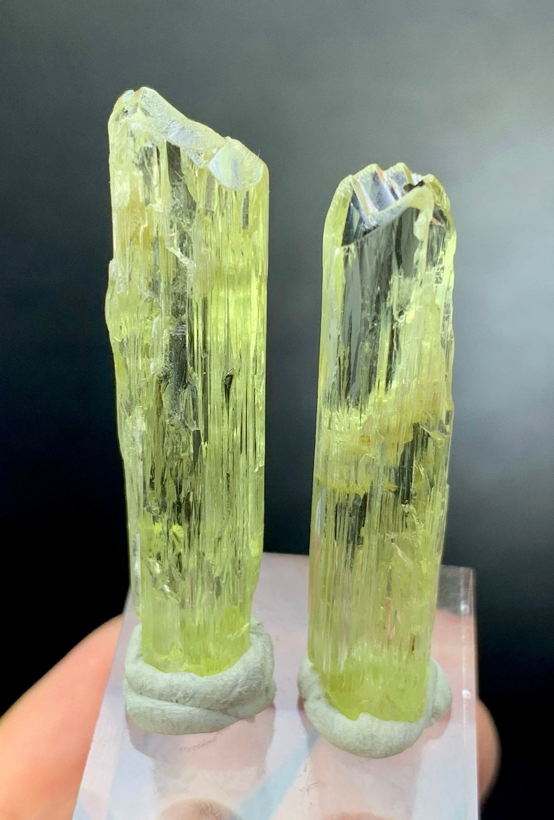 Natural Lemon Colour Fluorescent Rare Mountain Shape Triphane Kunzite ...