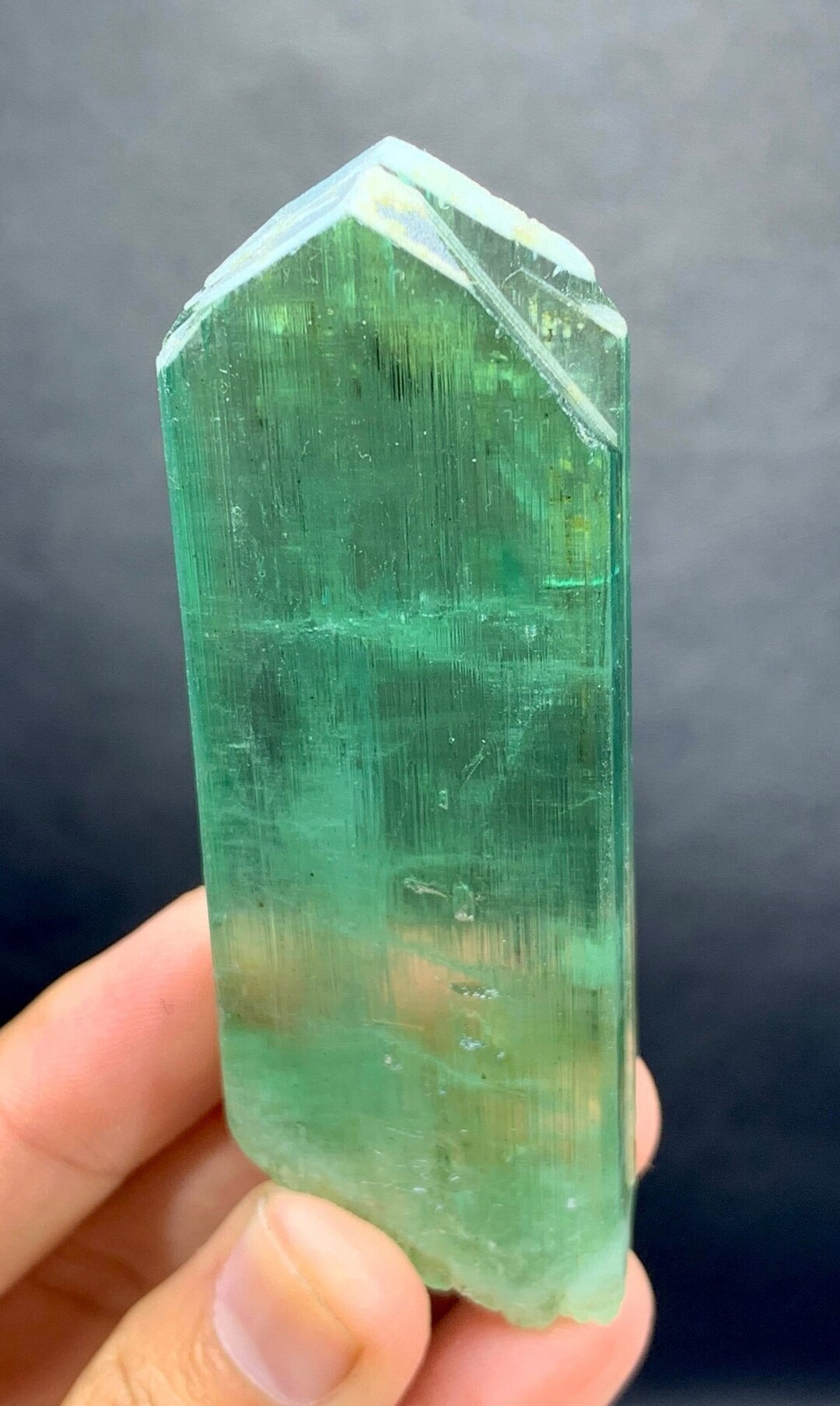 Stunning Green Colour Transparent Fluorescent Hiddenite Kunzite Crystal ...