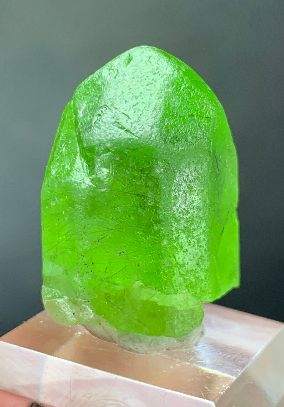 Natural Green Colour Peridot Crystal From Supat Mine Kohistan,green ...