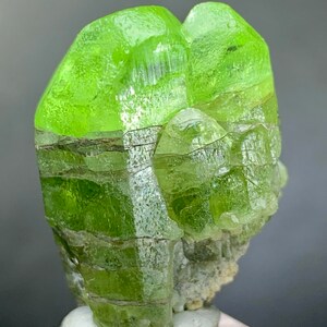 Natural Green Colour Peridot Crystal From Supat Mine Kohistan,green ...