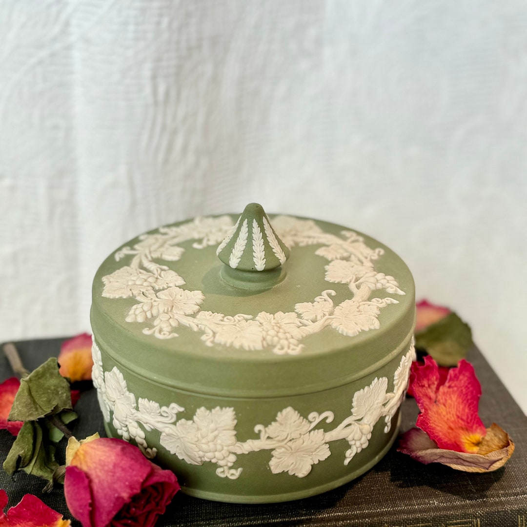 Vintage Wedgwood Jasperware Mint Green Trinket Box Neo Classical Grape ...