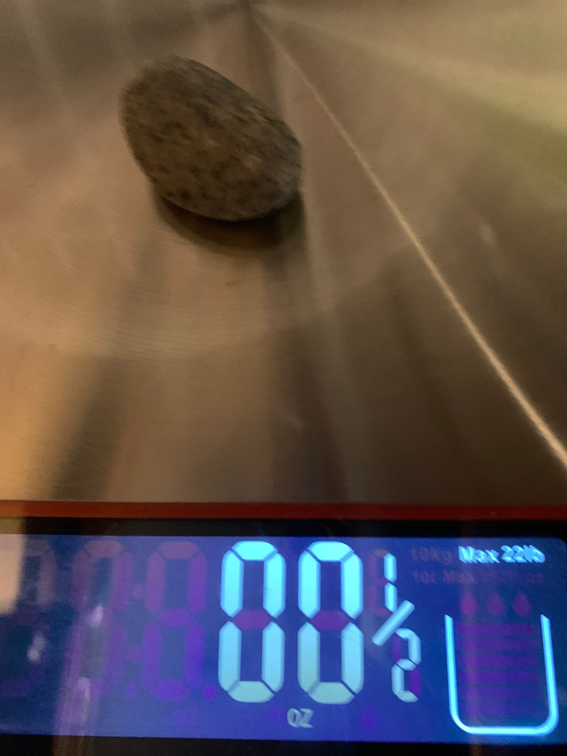 YOOPER Glow Rock UV Reactive Stone Sodalite Fluorescent Mineral ...