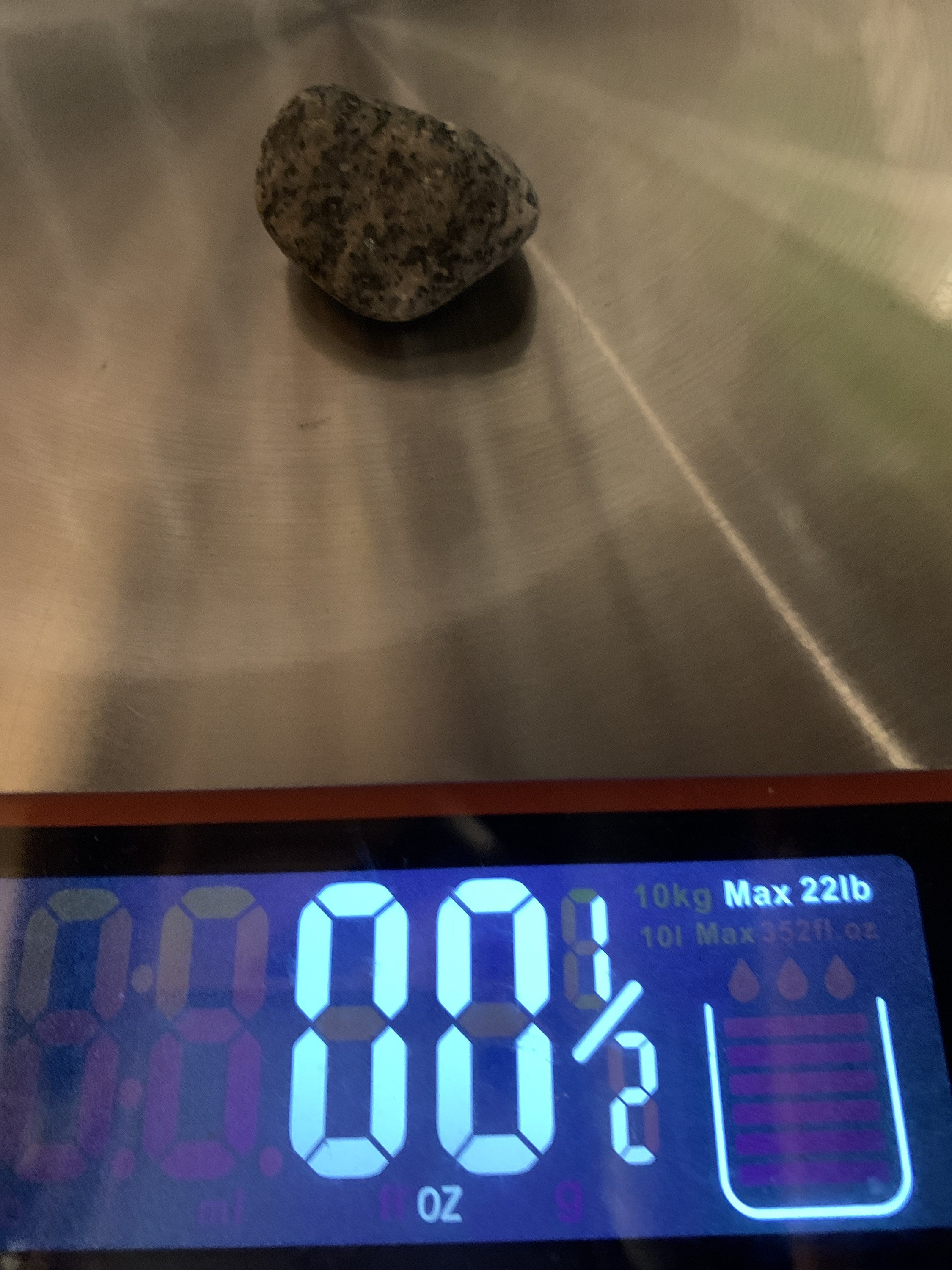 YOOPER Glow Rock UV Reactive Stone Sodalite Fluorescent Mineral ...