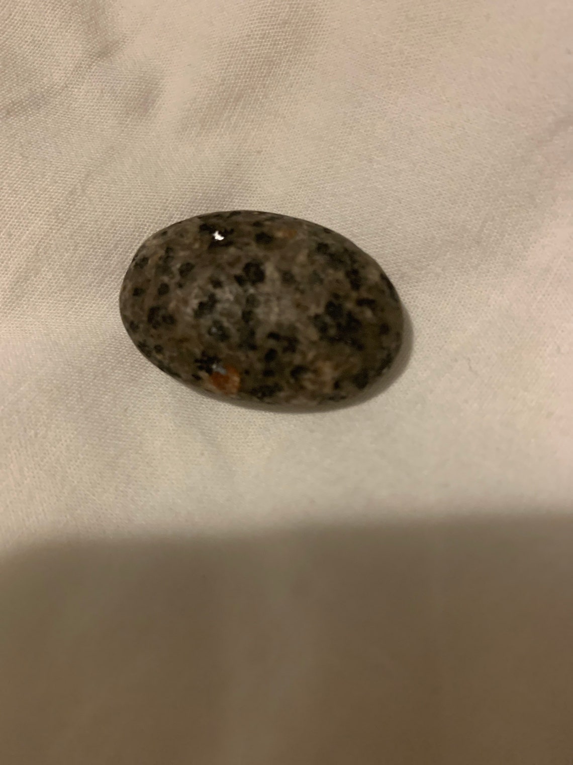 YOOPER Glow Rock UV Reactive Stone Sodalite Fluorescent Mineral ...