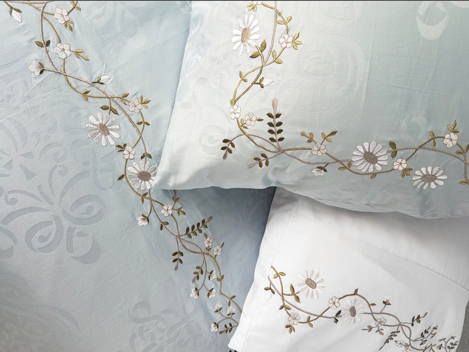 MYEI Daisy Vines Embroidered Bedding Set - Etsy