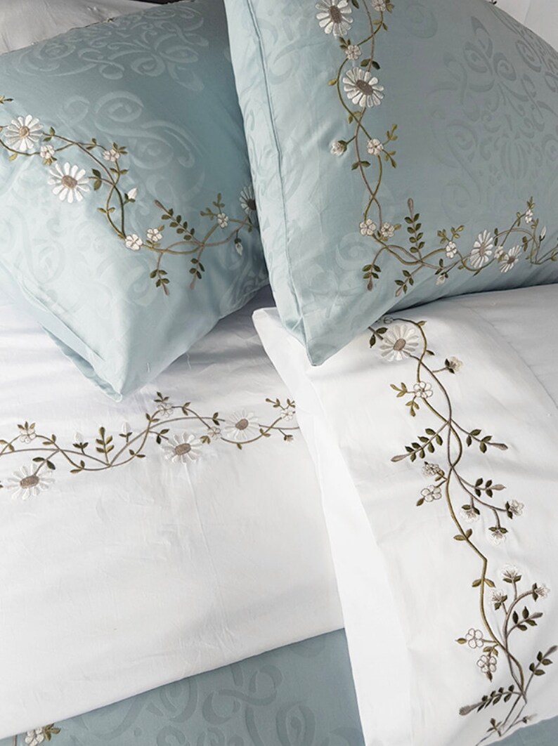 MYEI Daisy Vines Embroidered Bedding Set - Etsy