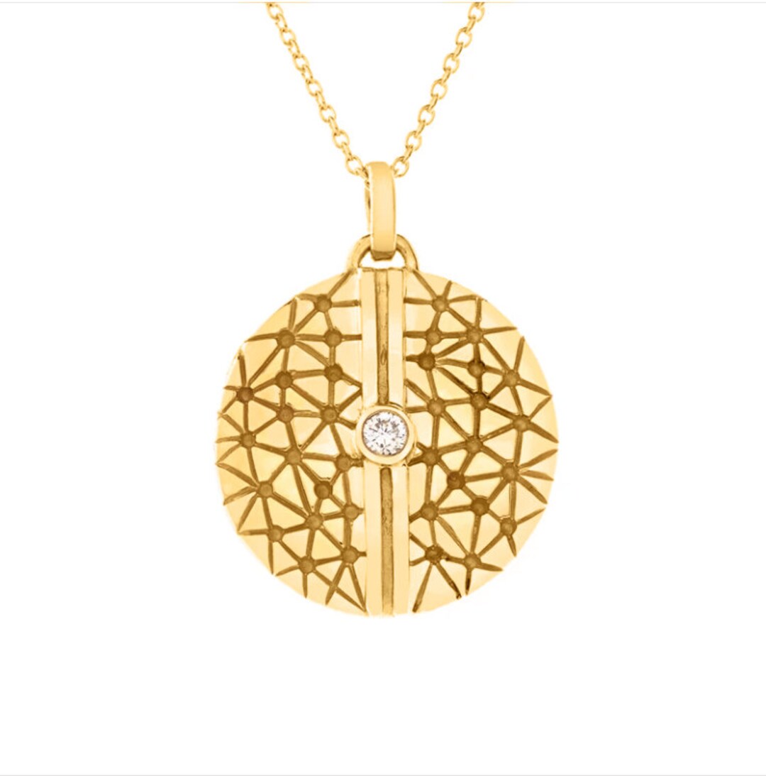 Stay Guard of Your Mind || Solid Gold Round Pendant With Diamonds ...
