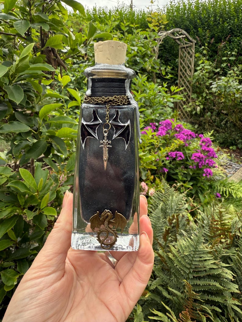 Fourth Wing Onyx Storm Book Inspired Decorative Potion. Bookshelf Decor ...