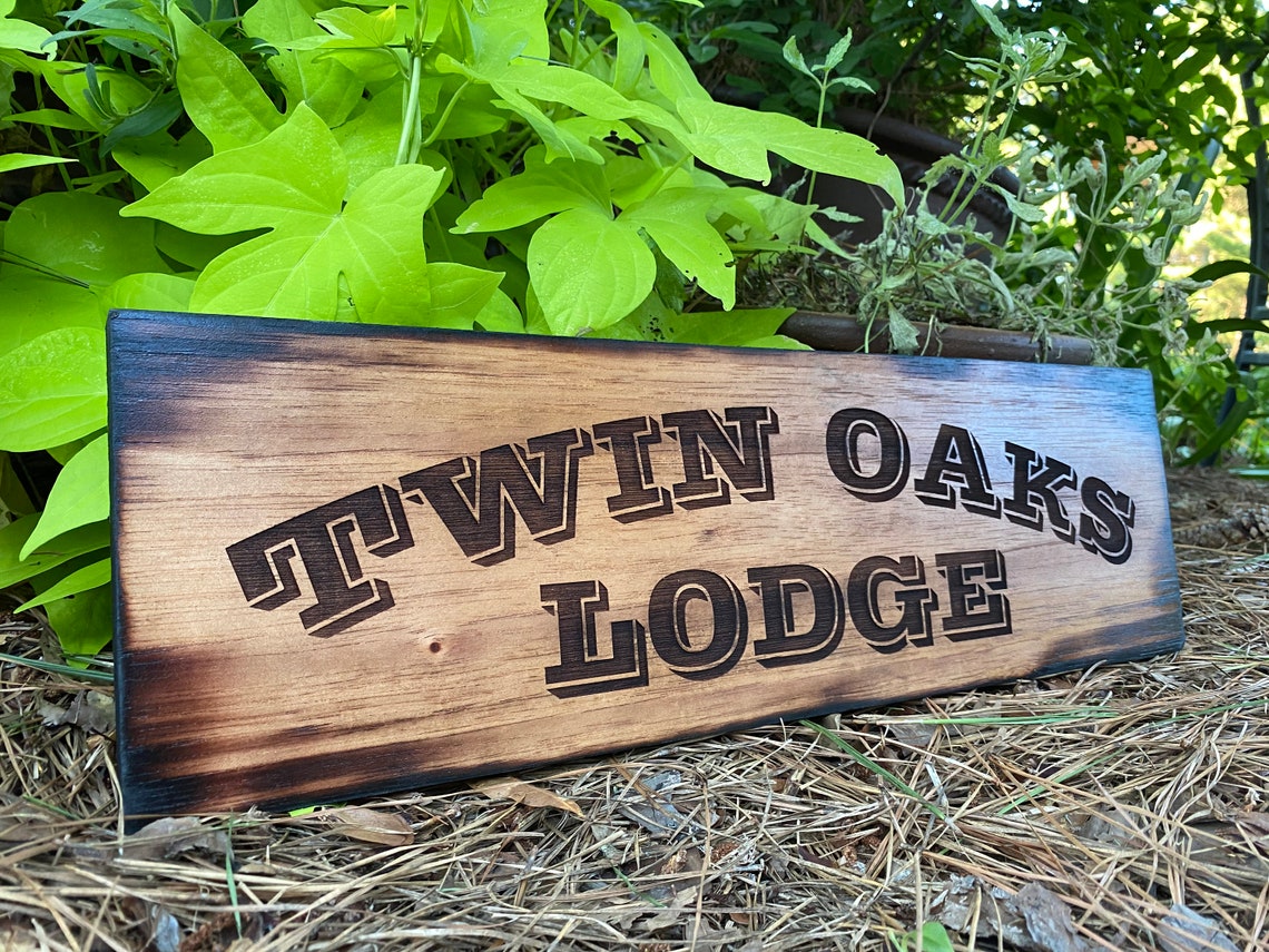 Personalized Western Lodge Name Sign, Rustic Cabin Wall Decor, Engraved ...