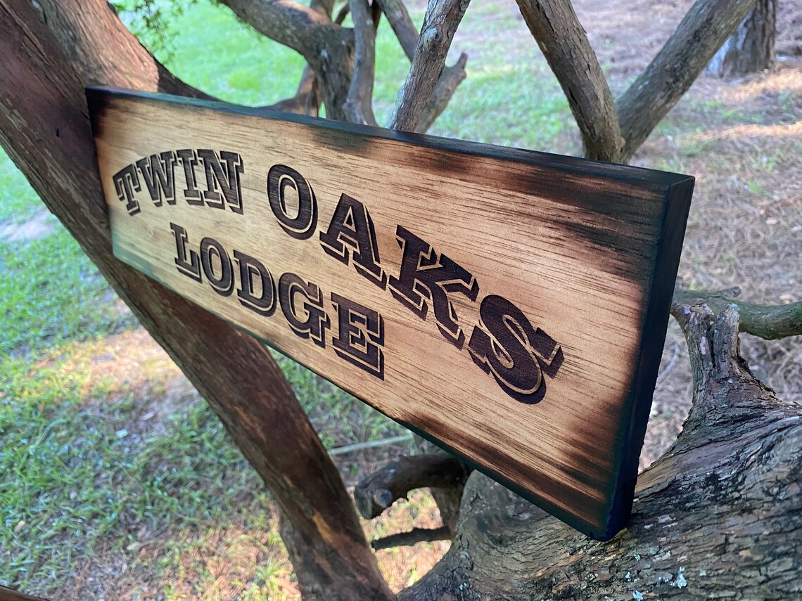 Personalized Western Lodge Name Sign, Rustic Cabin Wall Decor, Engraved ...