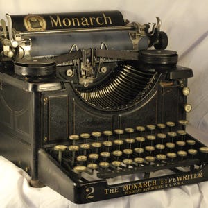 Monarch 2 Vintage 1905 Working Manual Standard Typewriter Gorgeous ...