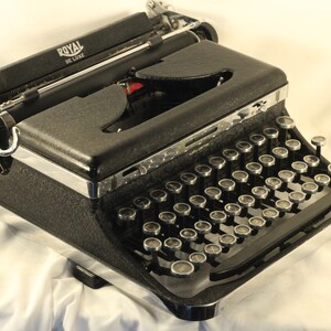 Royal De Luxe Vintage 1937 Working Manual Portable Typewriter Black ...