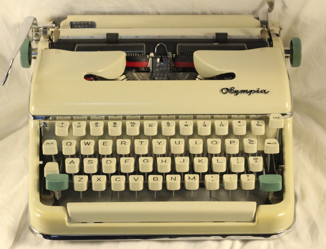 Olympia SM 5 Vintage 1962 Working Manual Portable Typewriter Gorgeous ...