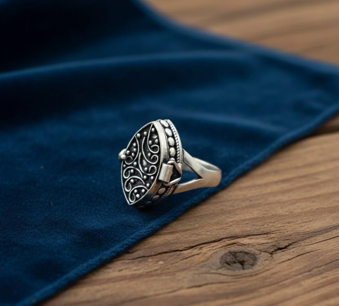 Silver Poison Ring, Hidden Compartment Ring, Gothic Locket Ring ...