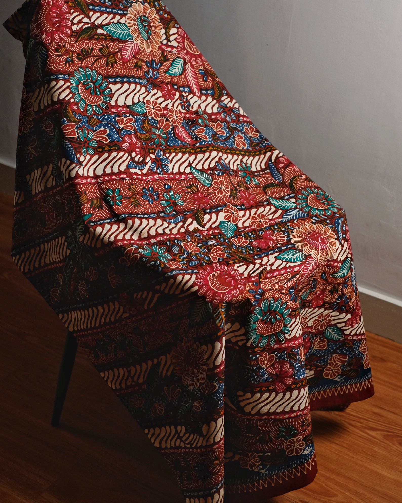 Batik Indonesia, "dlorong Liris” Motif From Sidomukti, Deep Color ...