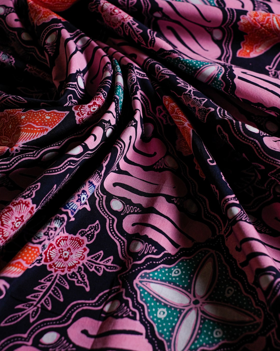 Batik Indonesia, "parang Bunga" Motif in Pink and Purple From ...