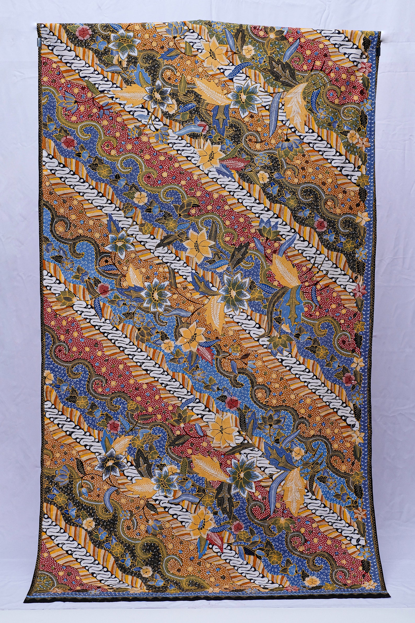 Batik Indonesia, Vibrant parang/hokokai Contemporary Motif, Premium ...