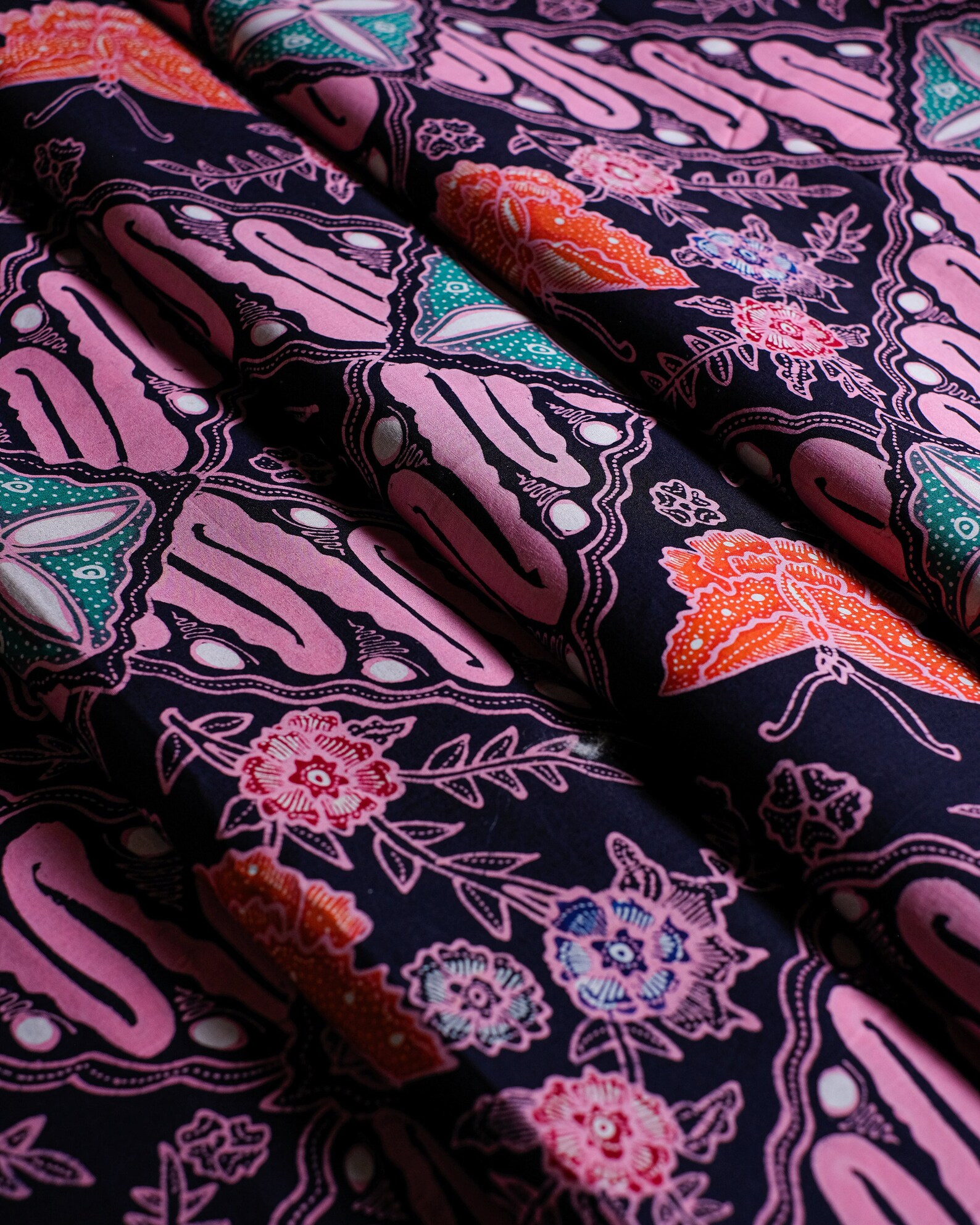 Batik Indonesia, "parang Bunga" Motif in Pink and Purple From ...