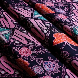 Batik Indonesia, "parang Bunga" Motif in Pink and Purple From ...
