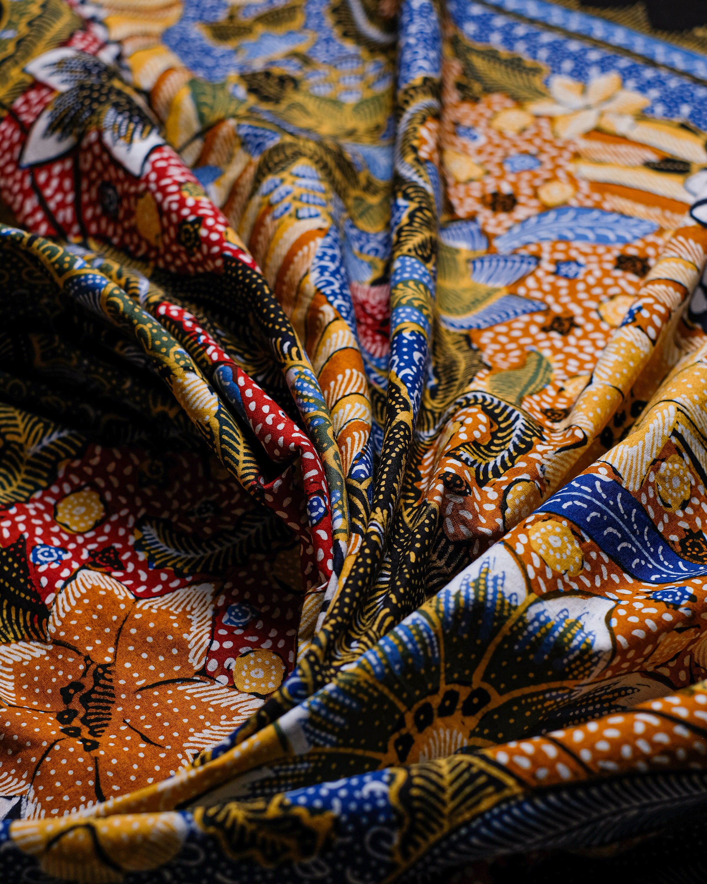 Batik Indonesia, Vibrant "parang/hokokai" Contemporary Motif, Premium ...
