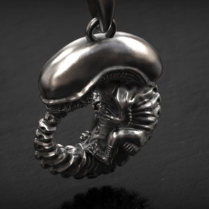 H.R. Giger Inspired , Alien Embryo Pendant, Chestburster, Prometheus ...