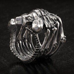 H.R. Giger Inspired , Alien Facehugger Ring, Facehugger, Chestburster ...