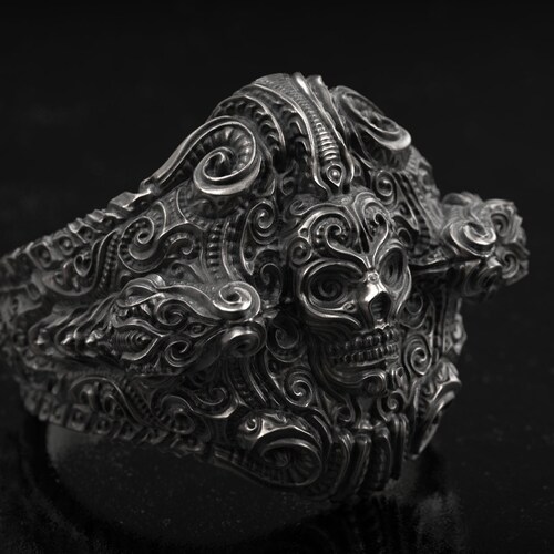 H.R. Giger Inspired Alien Covenant Ring Prometheus - Etsy