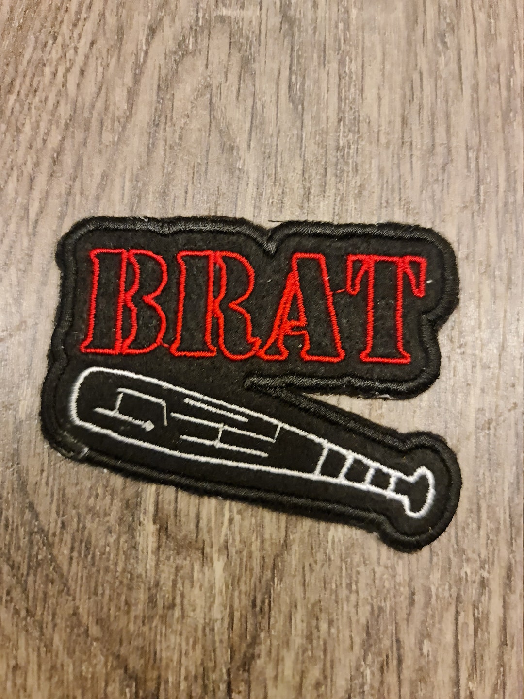 Edgyyyyy Designs Brat Bat geborduurde badge - Etsy Nederland