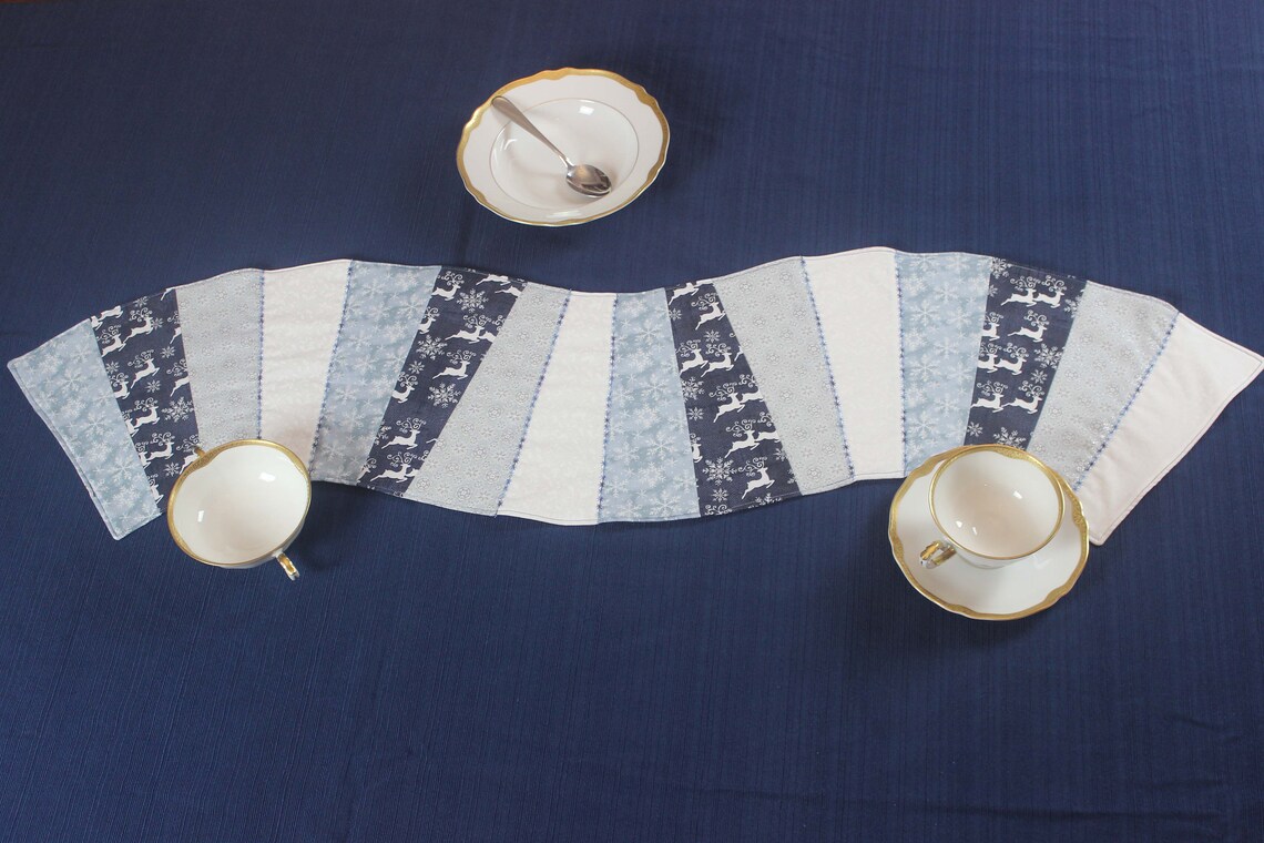 Wavy Table Runner Tutorial 10 Degree Table Runner PDF - Etsy