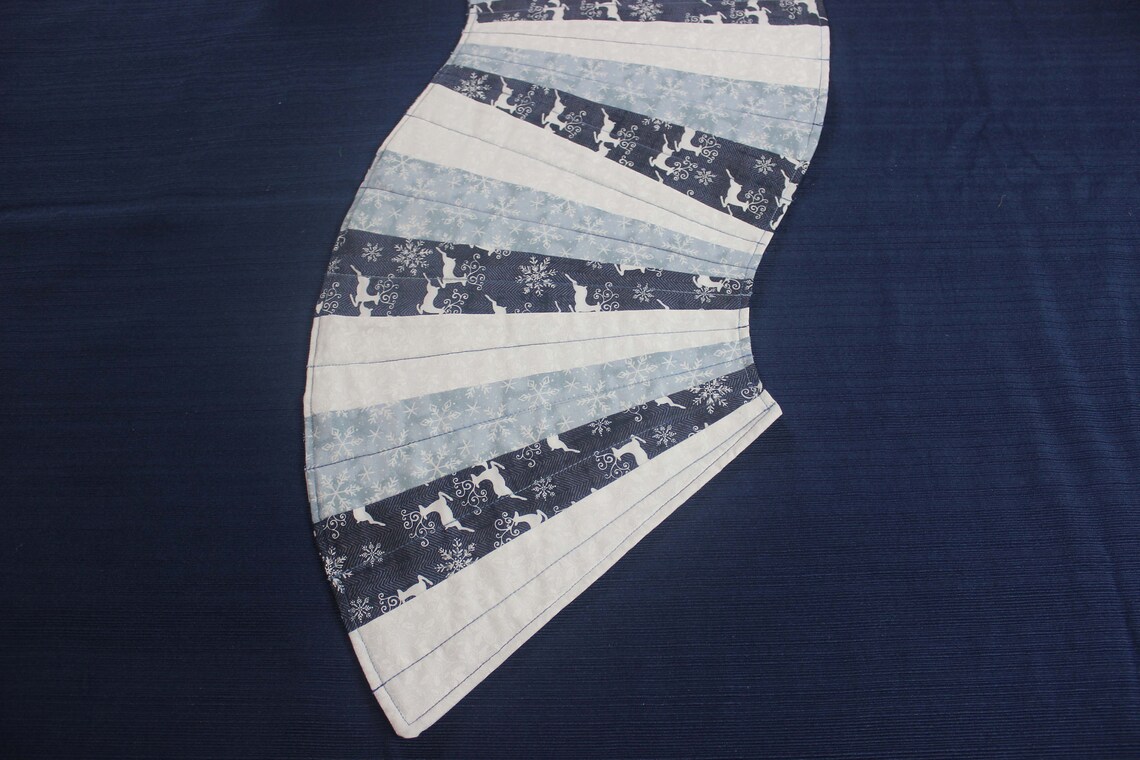 Wavy Table Runner Tutorial 10 Degree Table Runner PDF - Etsy