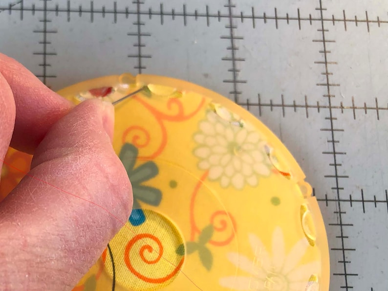 How to Make Fabric Yo-yos With the Clover Yo-yo Maker Tutorial - PDF ...