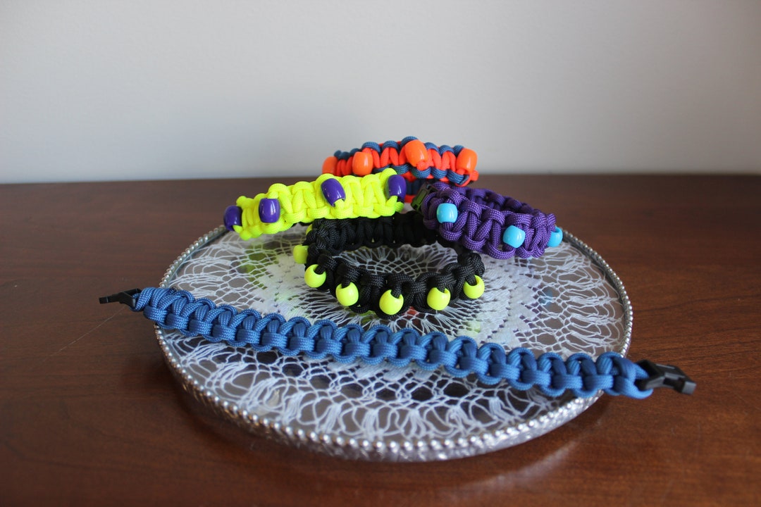 Two-color Paracord Bracelet With Beads Tutorial - PDF Download - Etsy
