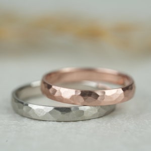 Eheringe "Sophia" Rotgold Weißgold gehämmert | Bicolor Goldringe ...