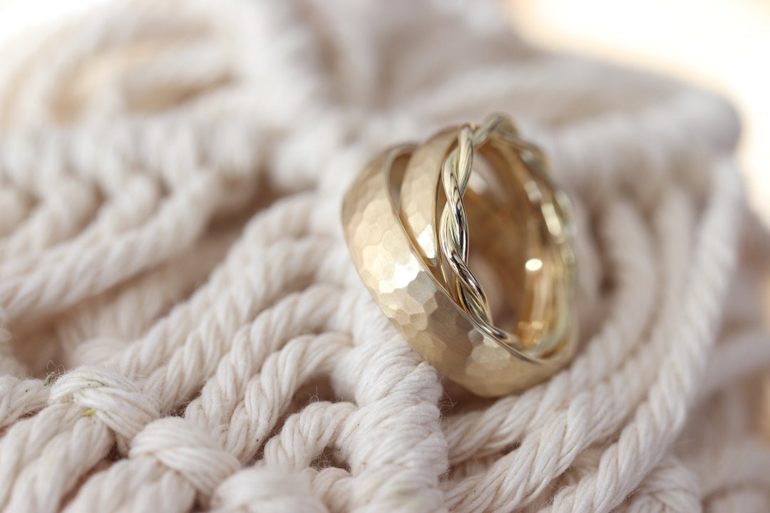 Hammered Wedding Rings Set With Cord Ring in 750/- Gold - Etsy