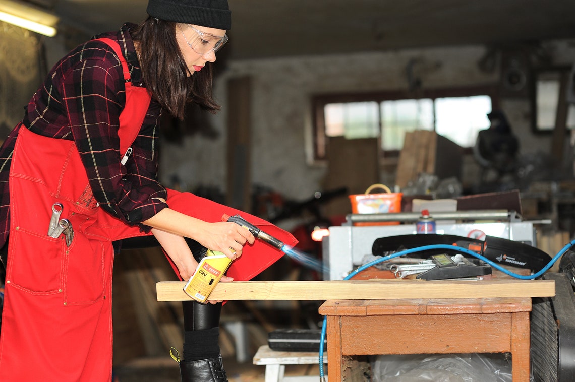 Work apron for women Red cotton apron with many pockets | Etsy