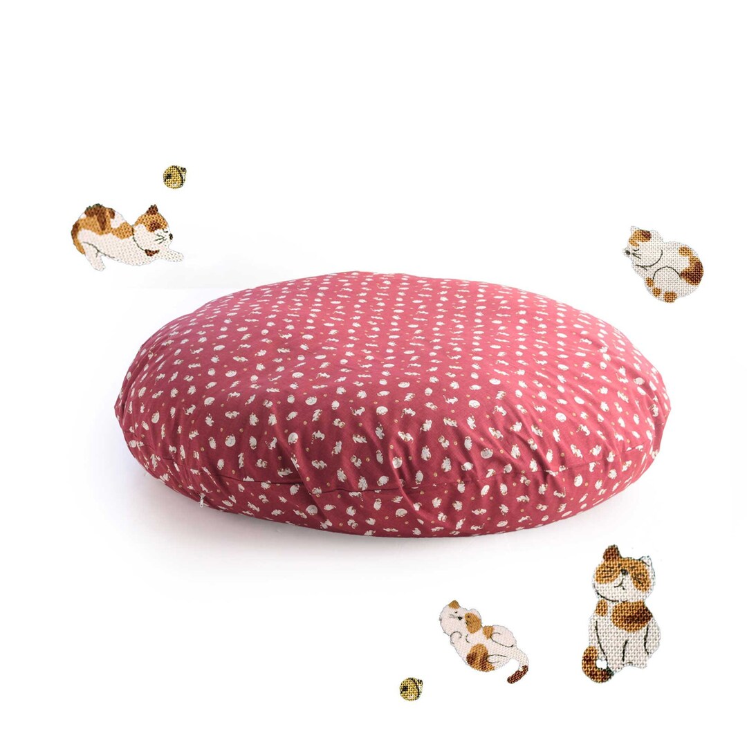 Set of a Cushion Inner and a Suzuneko Pattern Cover Red, Round Zabuton ...