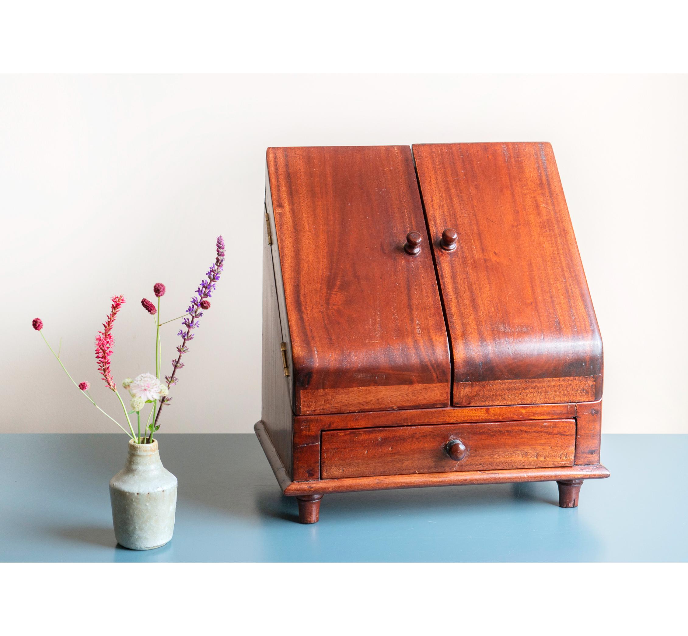 Letter box drawers store