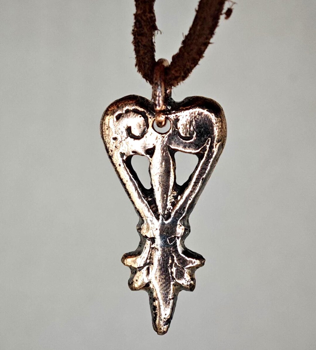 Pendant of the VIKING Raven. Odin's Ravens Huginn or Muninn. 9-12 AD ...