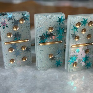 Resin Star Glittered Dominoes in Iridescent White and Blue. Standard ...