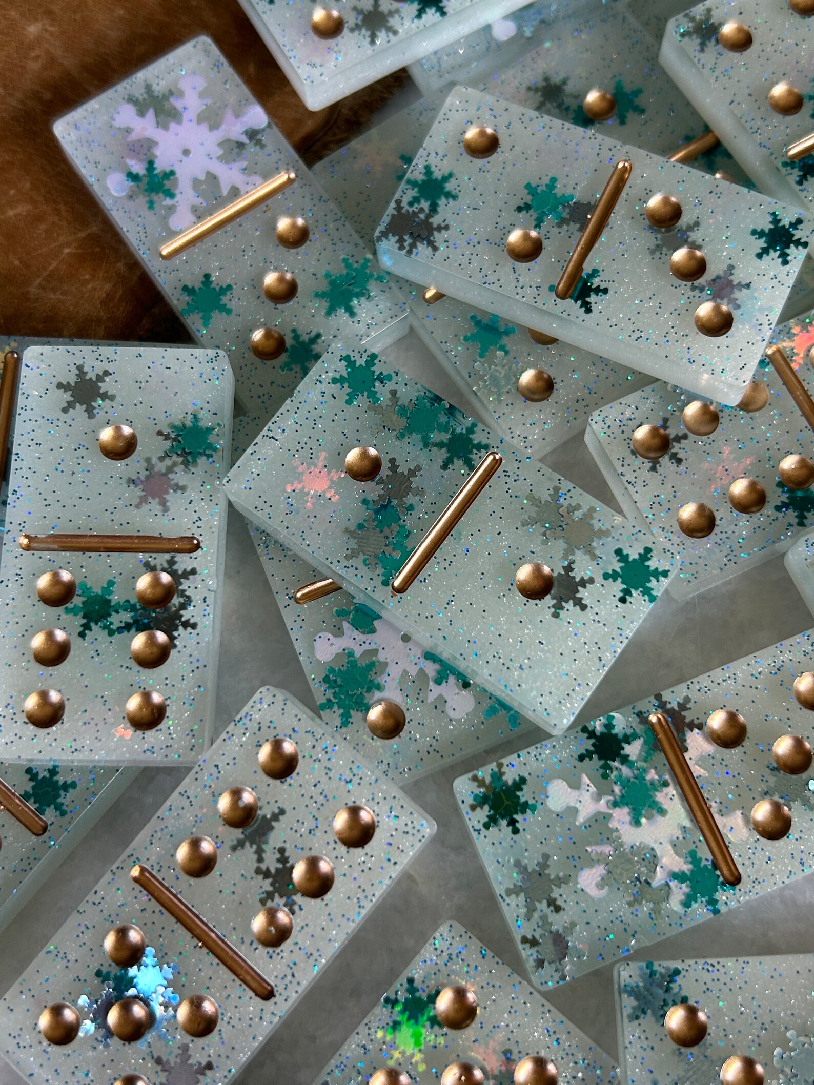 Resin Star Glittered Dominoes in Iridescent White and Blue. Standard ...