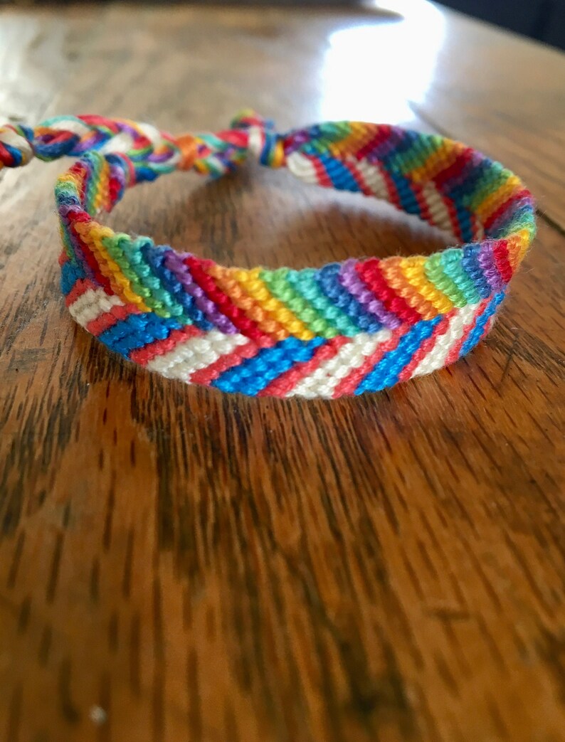 Pulsera de amistad tejida bandera del orgullo / bandera trans - Etsy España