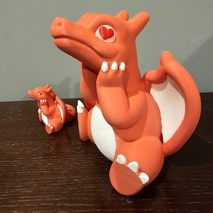 Valentine Charizard With Heart Eyes - Valentine's Day Gift for Her ...