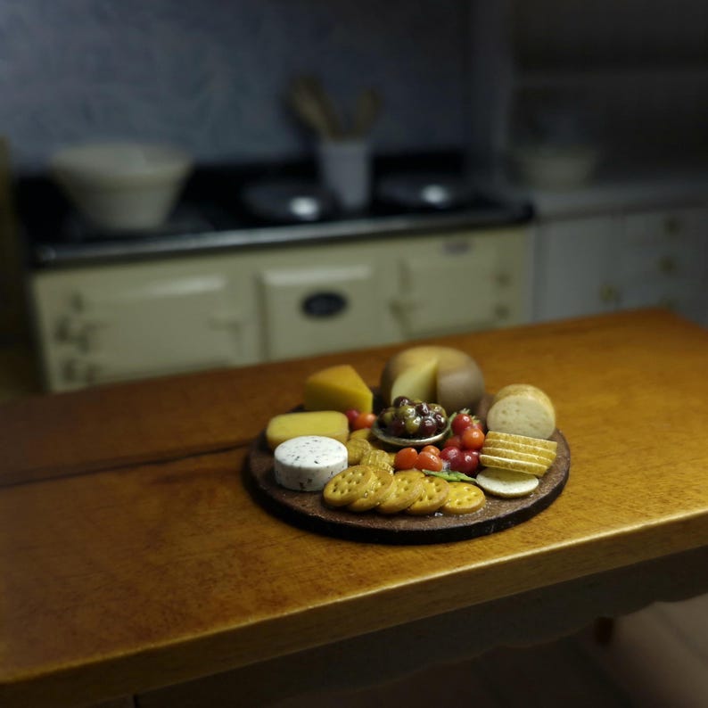Miniature Charcuterie Cheese and Bread Board - 1:12 Scale, Realistic ...