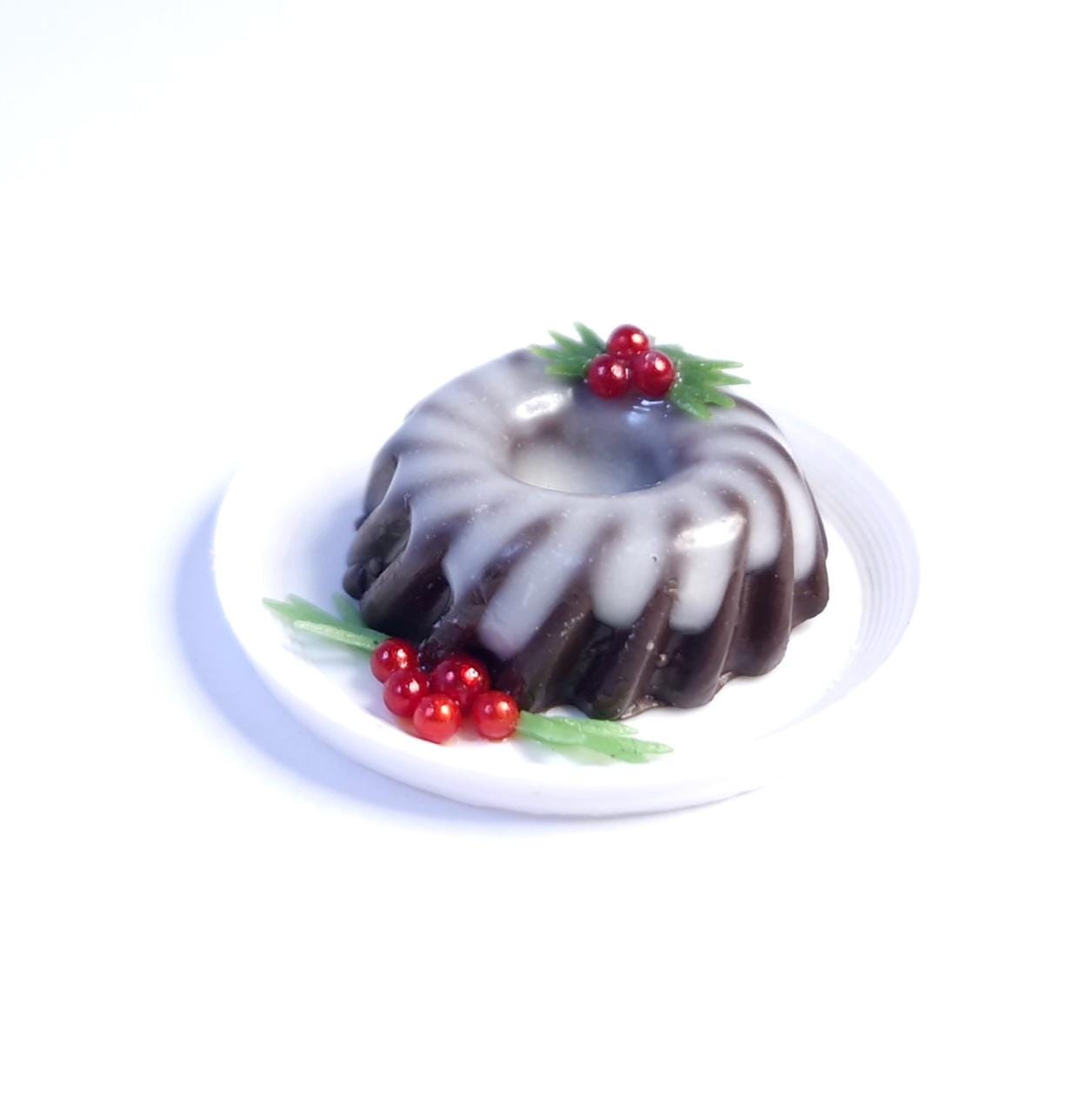Miniature Christmas Pudding on Plate - 1:12 Scale, Realistic Dollhouse ...