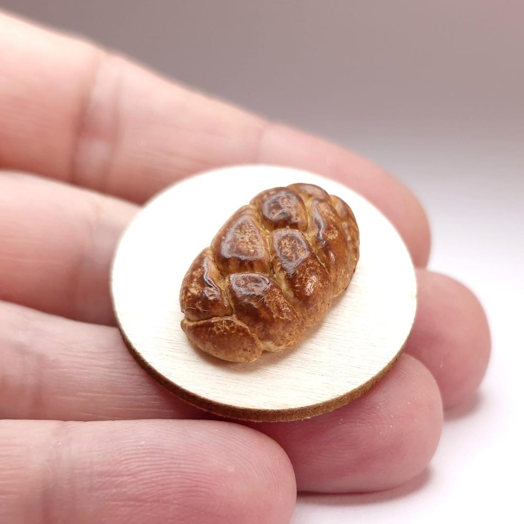 Miniature Plaited Bread Loaf and Board - 1:12 Scale, Realistic ...