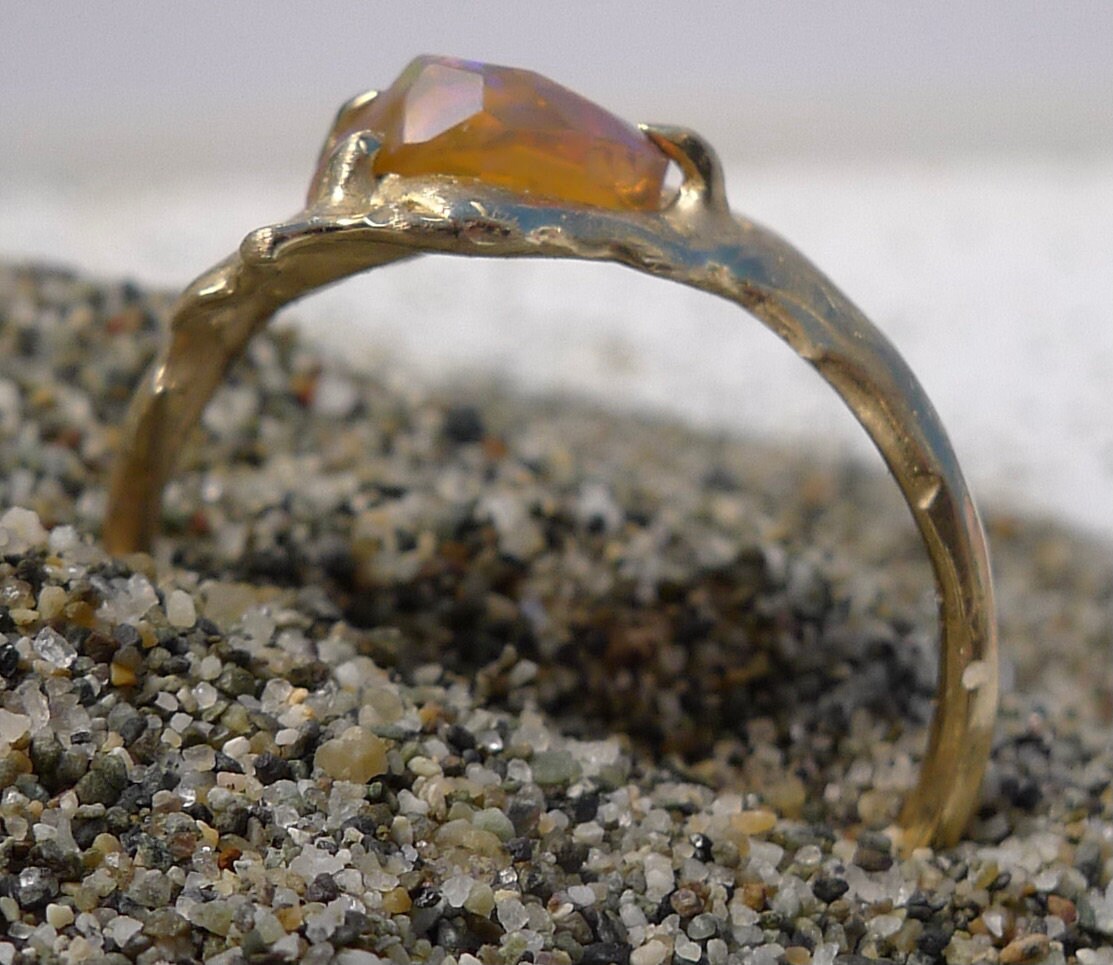 Salt Marsh Shapeshifter Opal Ring - Etsy