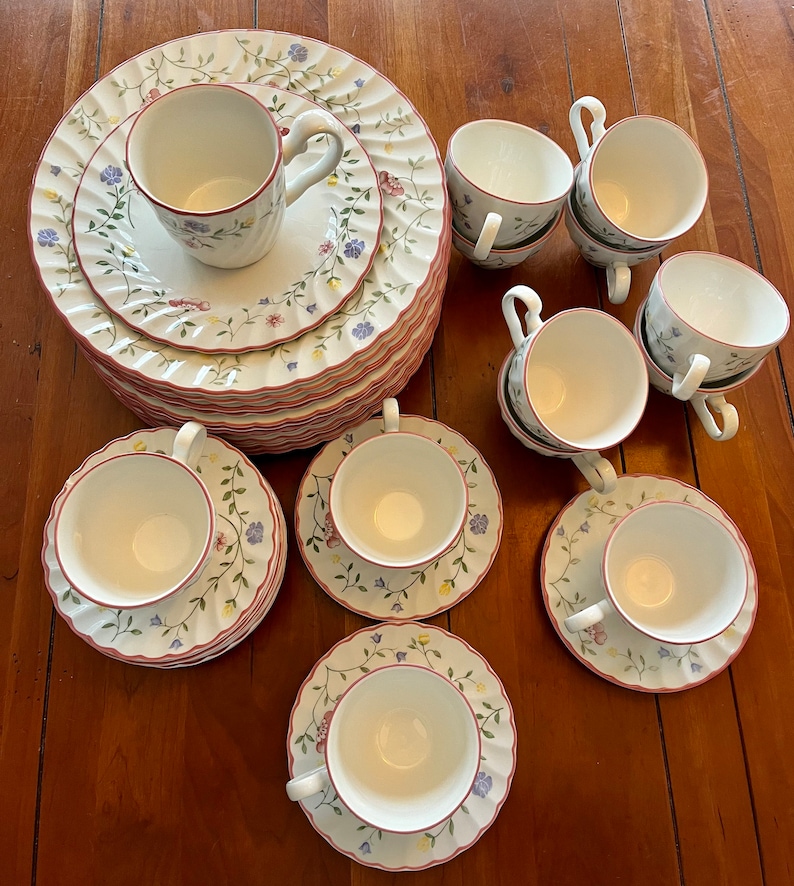 Vintage Johnson Brothers Summer Chintz Dinnerware: White Swirl Floral ...