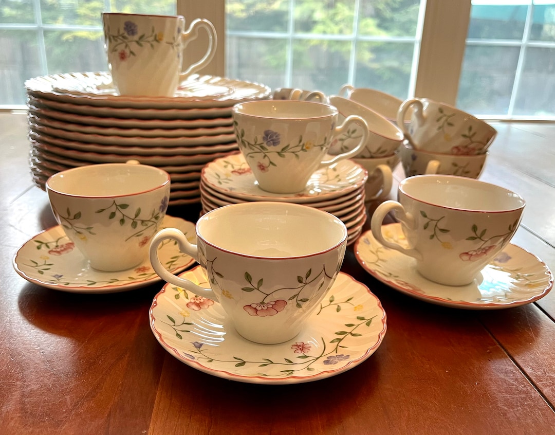Vintage Johnson Brothers Summer Chintz Dinnerware: White Swirl Floral ...